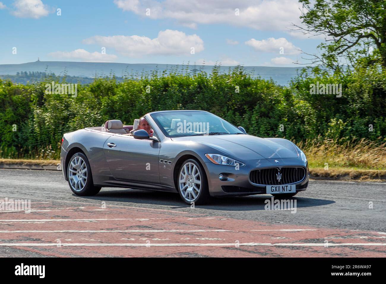 Retractable soft top hi-res stock photography and images - Alamy