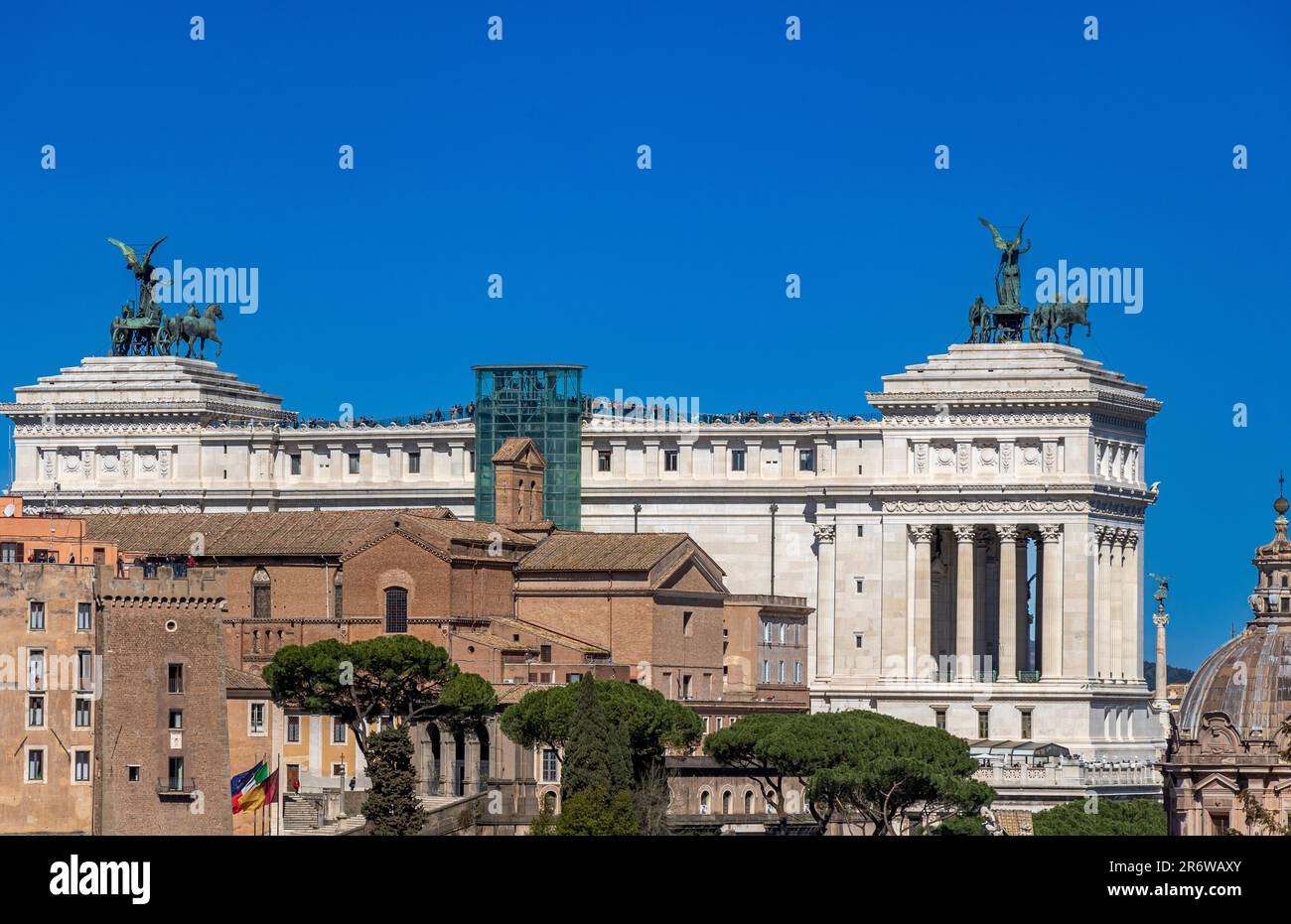 Monumento a victor emmanuel ii hi-res stock photography and images - Alamy