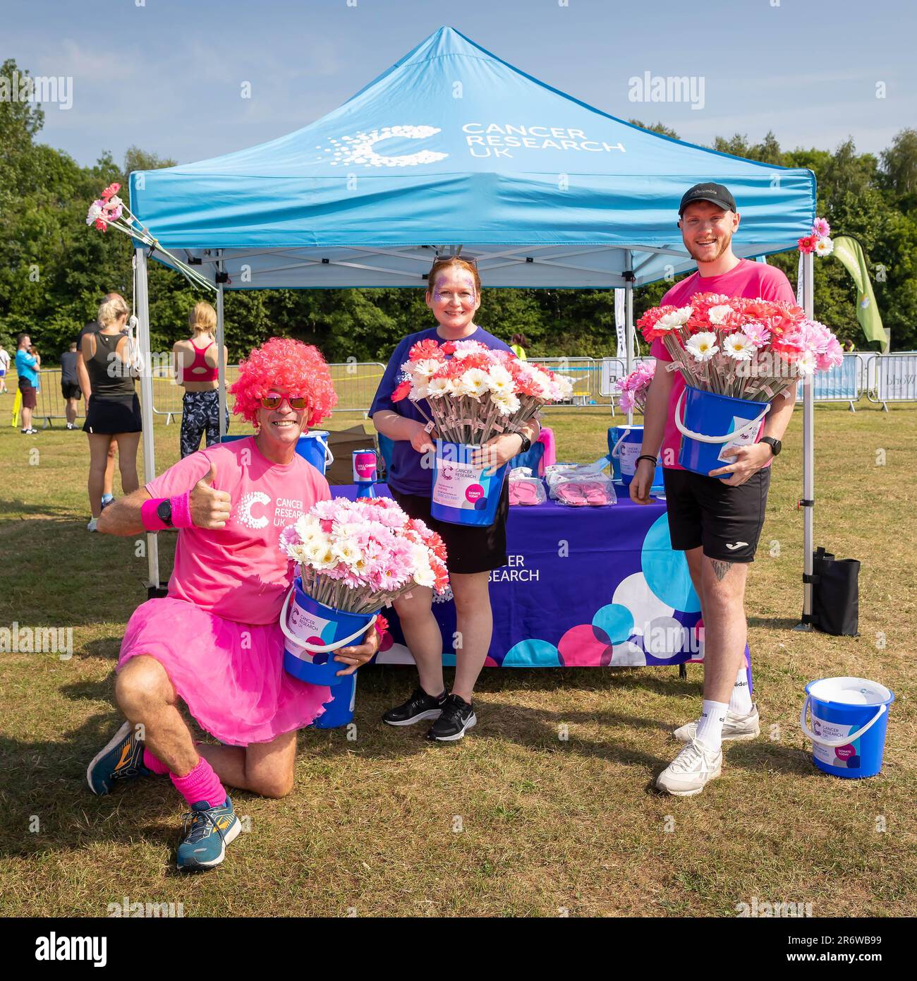 Cancer research volunteers hi-res stock photography and images - Alamy