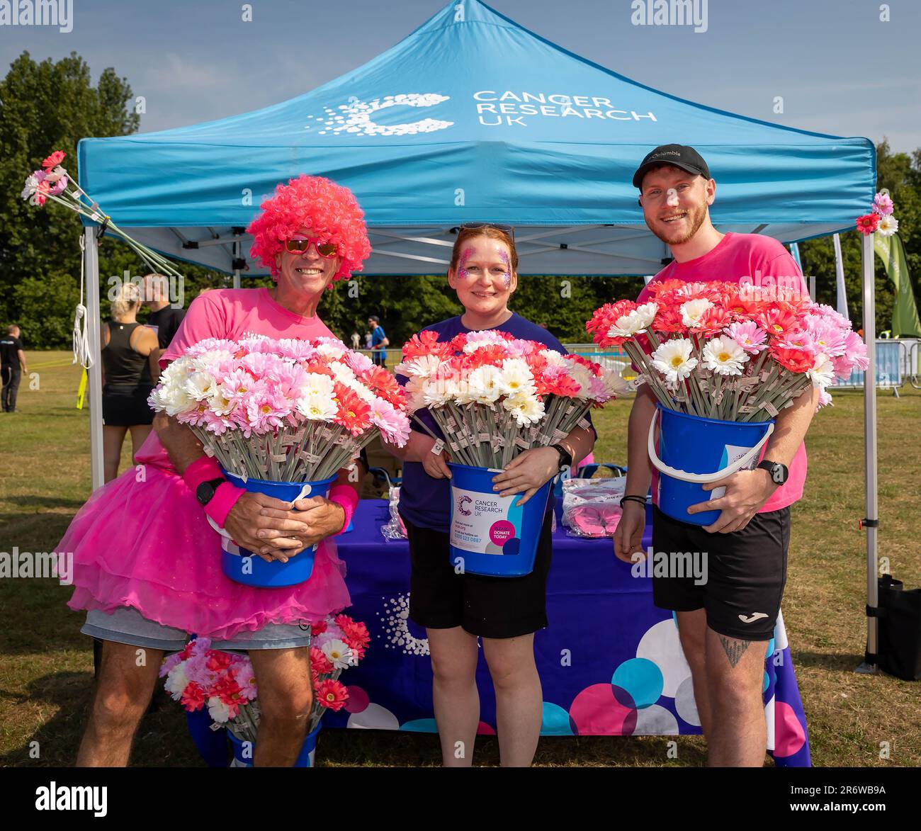 Cancer research volunteers hi-res stock photography and images - Alamy