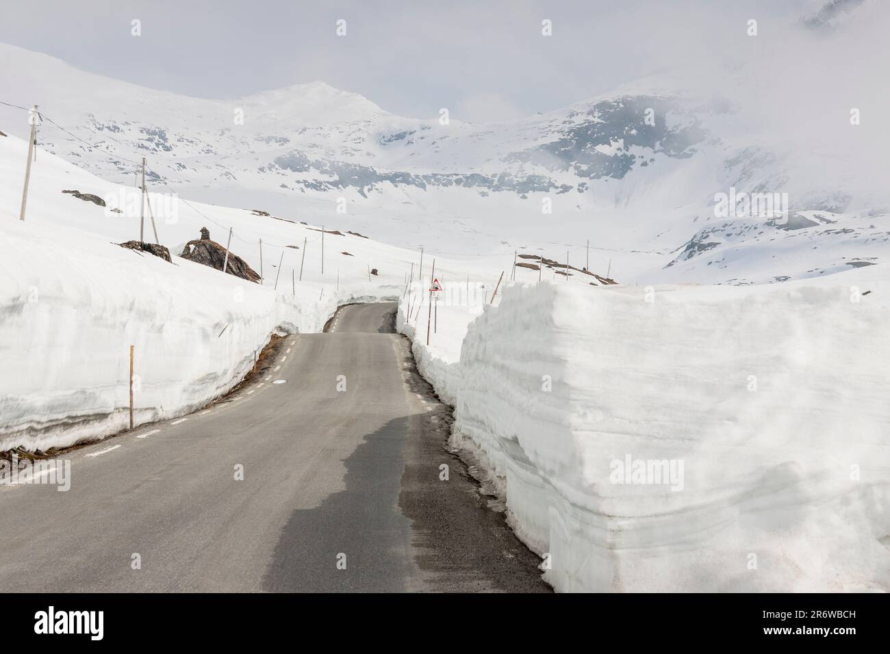Sognefjellet road highest pass hi-res stock photography and images - Alamy