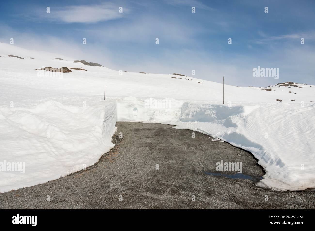 Sognefjellet road highest pass hi-res stock photography and images - Alamy