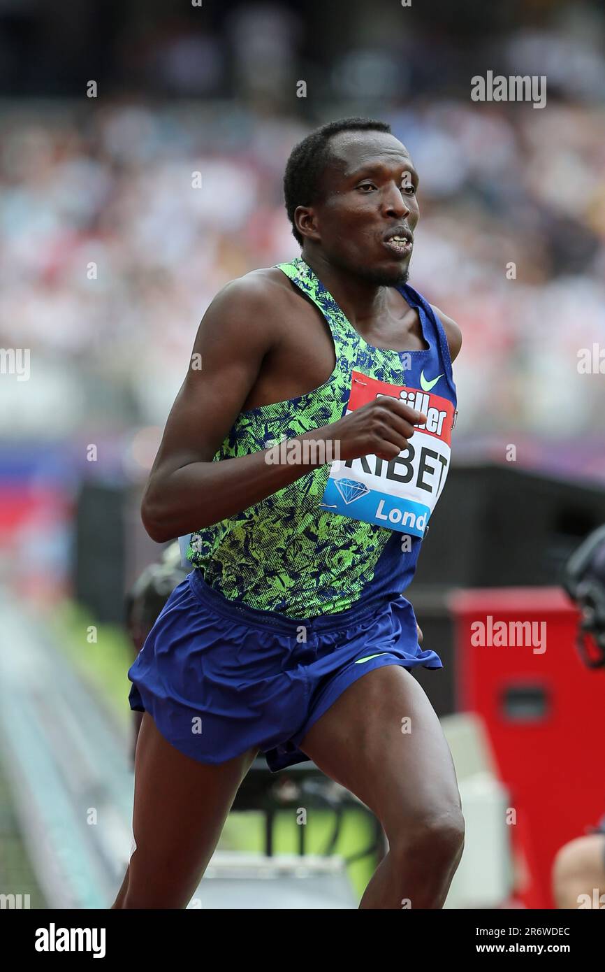 Vincent KIBET (Kenya) competing in the Emsley Carr Mile Final at the ...