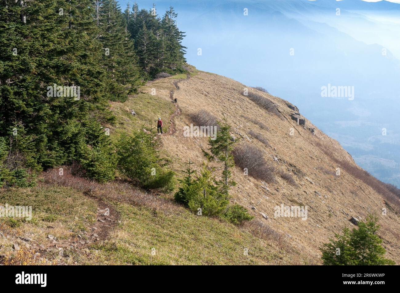Woman hiking Table Mountain in Washington state. USA Stock Photo - Alamy