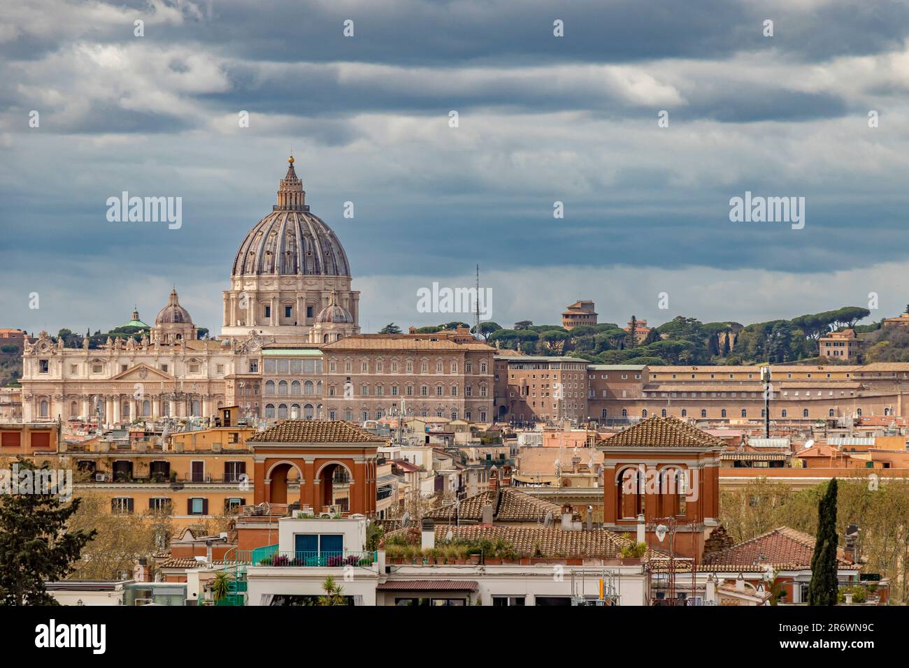 The dome of St Peter's Basilica seen from Terrazza del Pincio, Rome ...