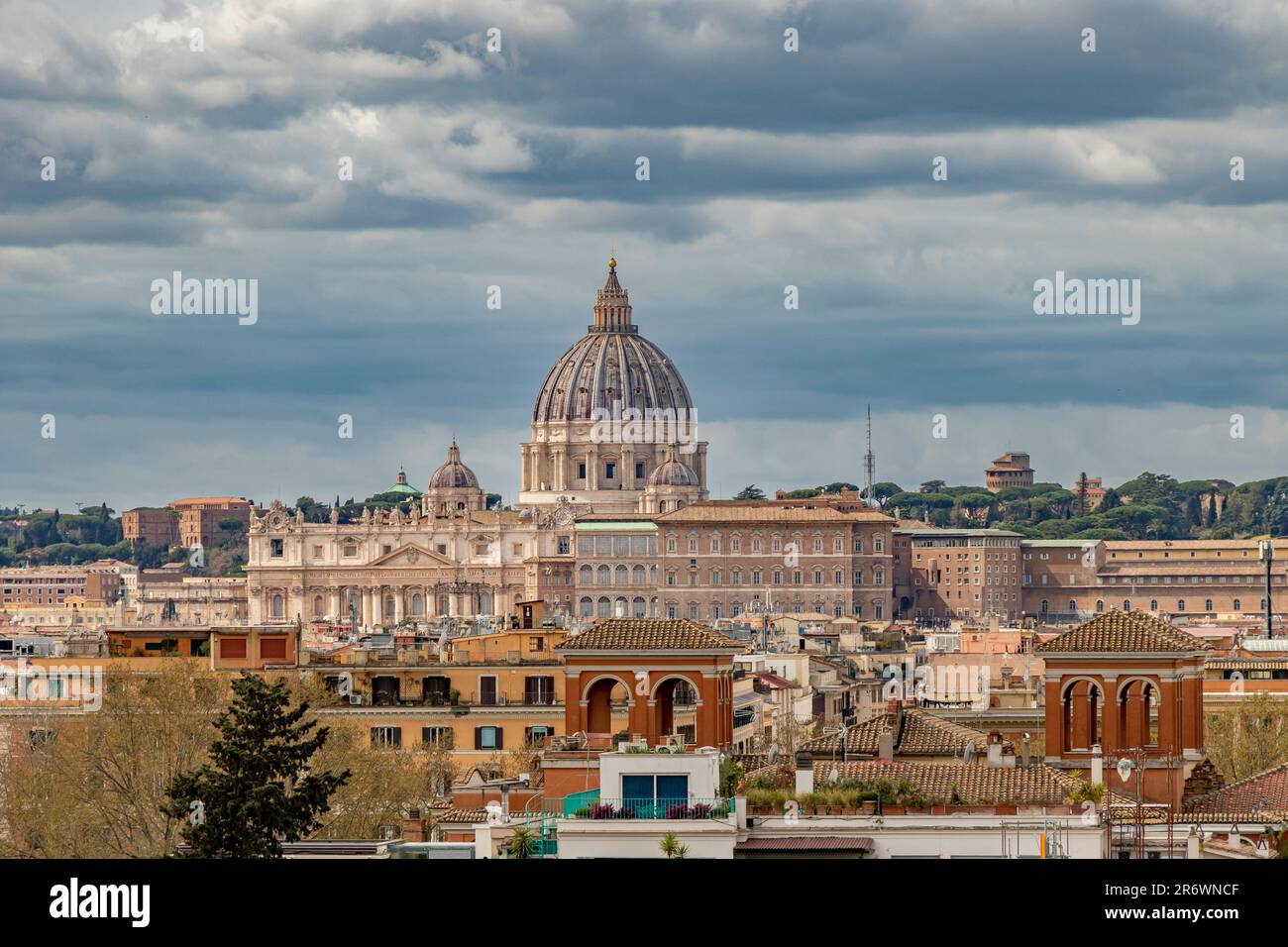The dome of St Peter's Basilica seen from Terrazza del Pincio, Rome ...