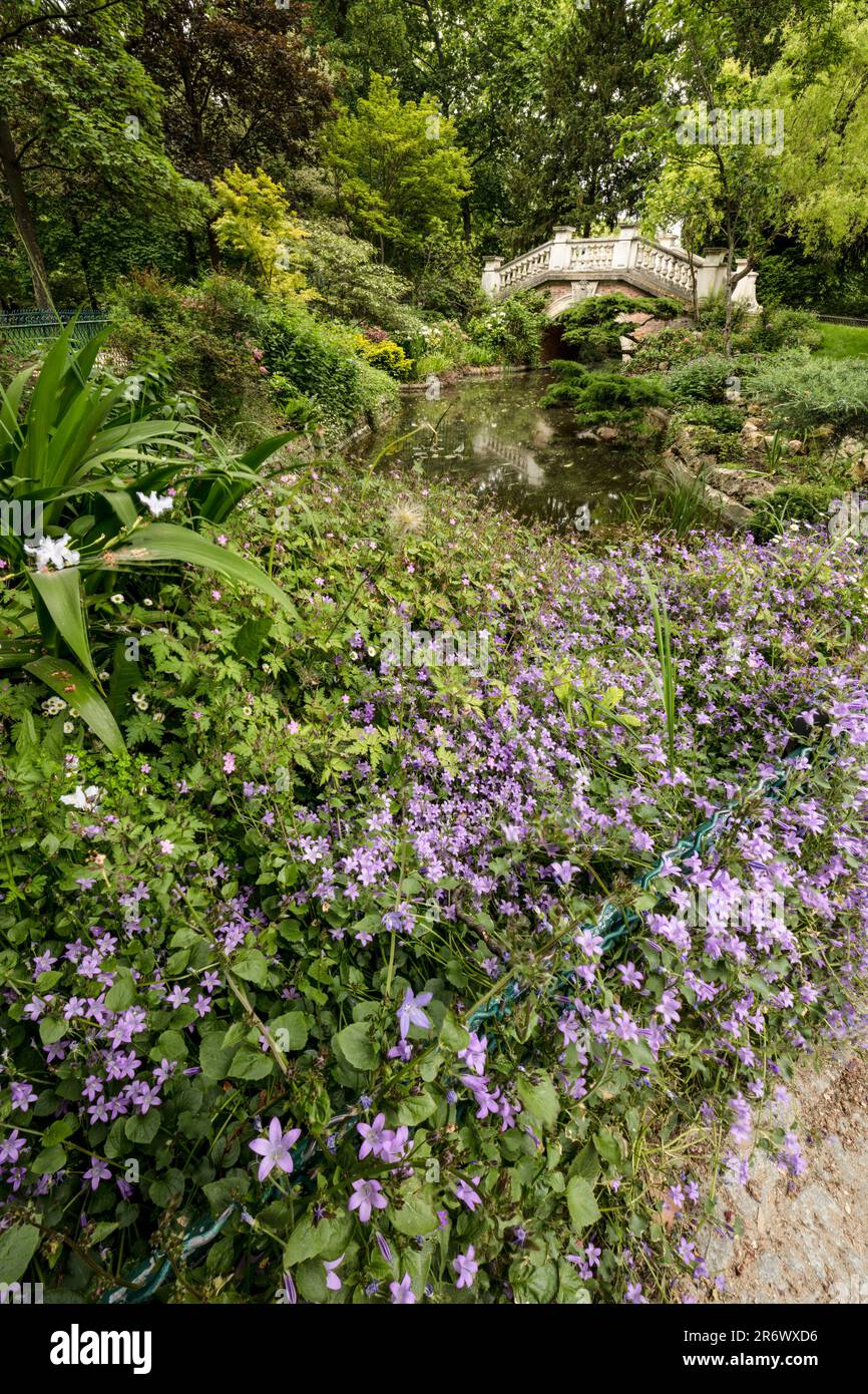 Parc monceau claude monet hi-res stock photography and images - Alamy Parc monceau claude monet hi-res stock photography and images - Alamy