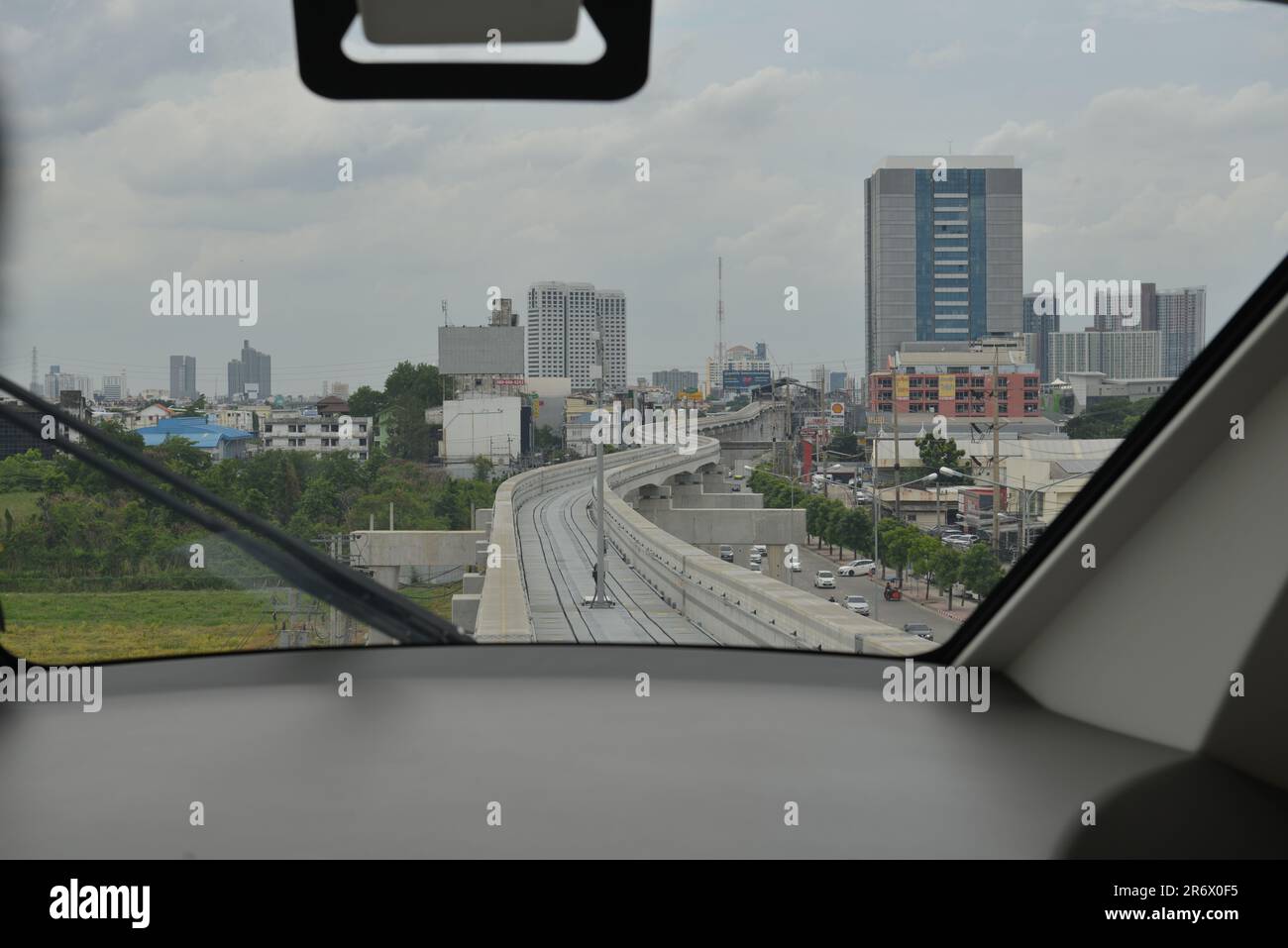 Straddle monorail hi-res stock photography and images - Alamy