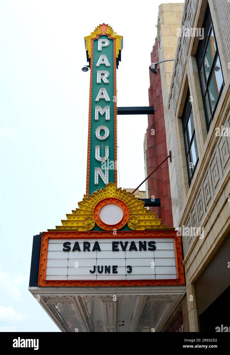 The marquee outside the Paramount Theater in Bristol, Tennessee ...