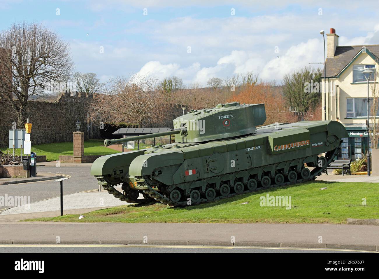 Churchill tank hi-res stock photography and images - Alamy