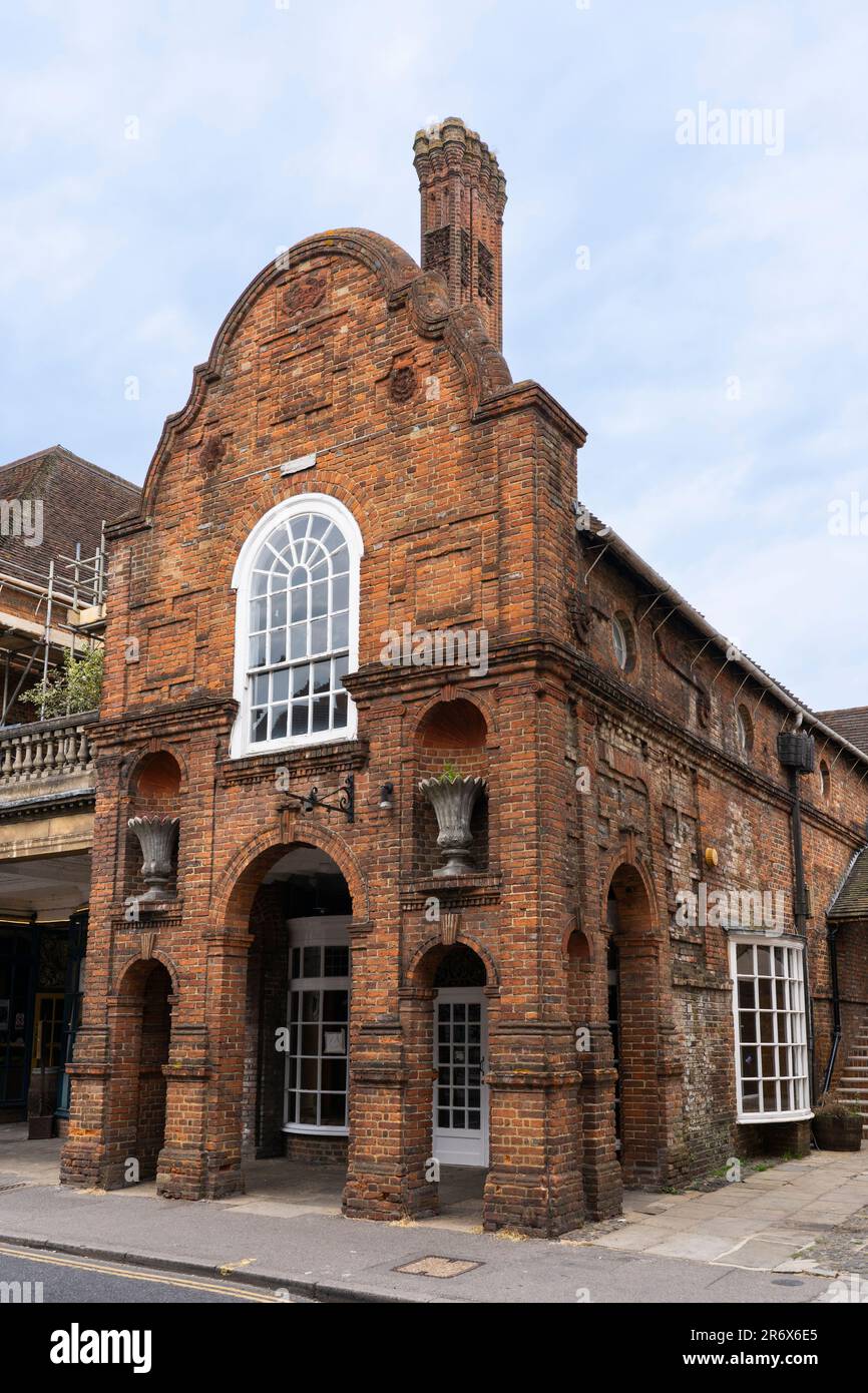 Brick building gable end hi-res stock photography and images - Alamy