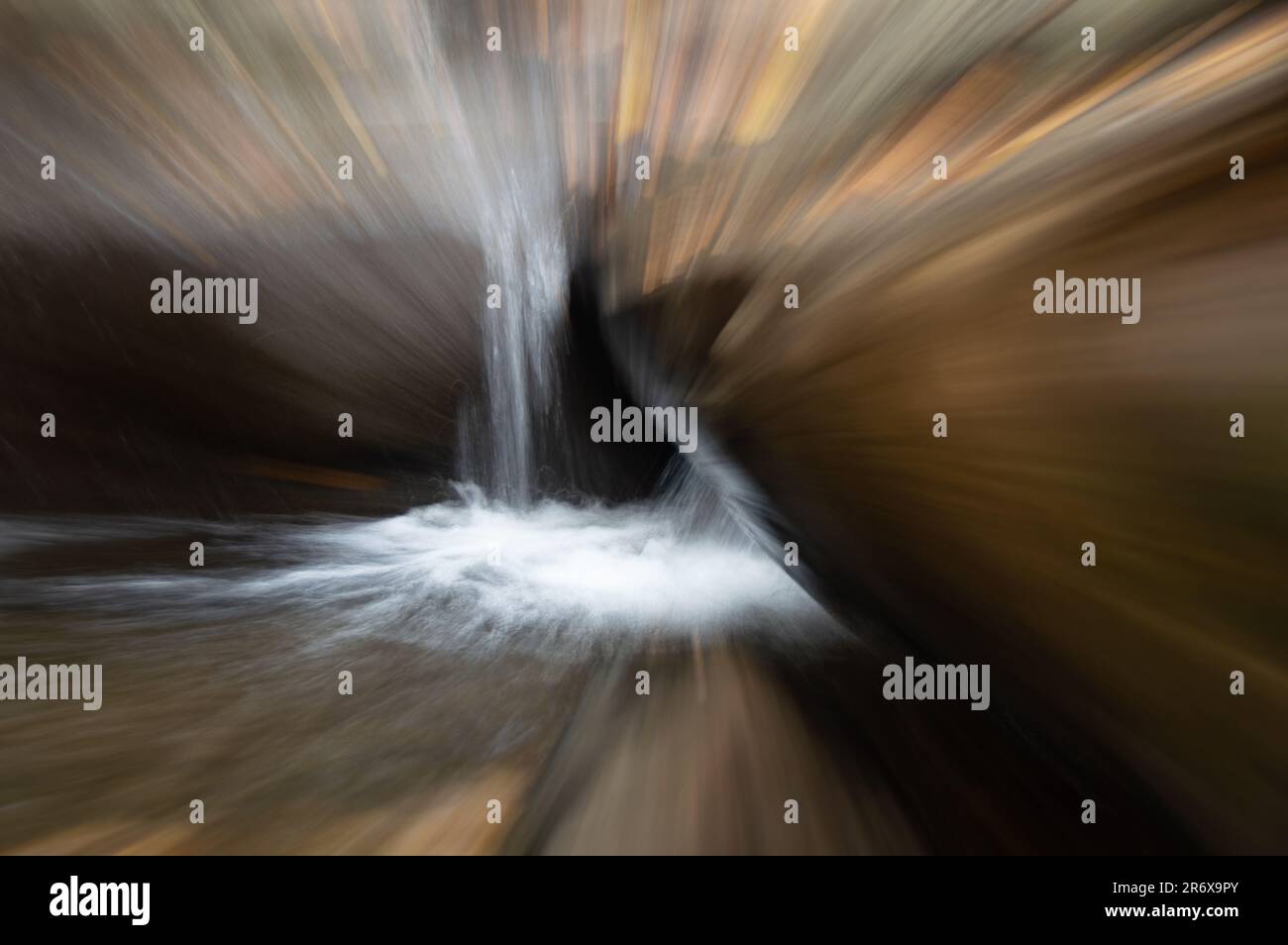 Zoom burst hi-res stock photography and images - Alamy