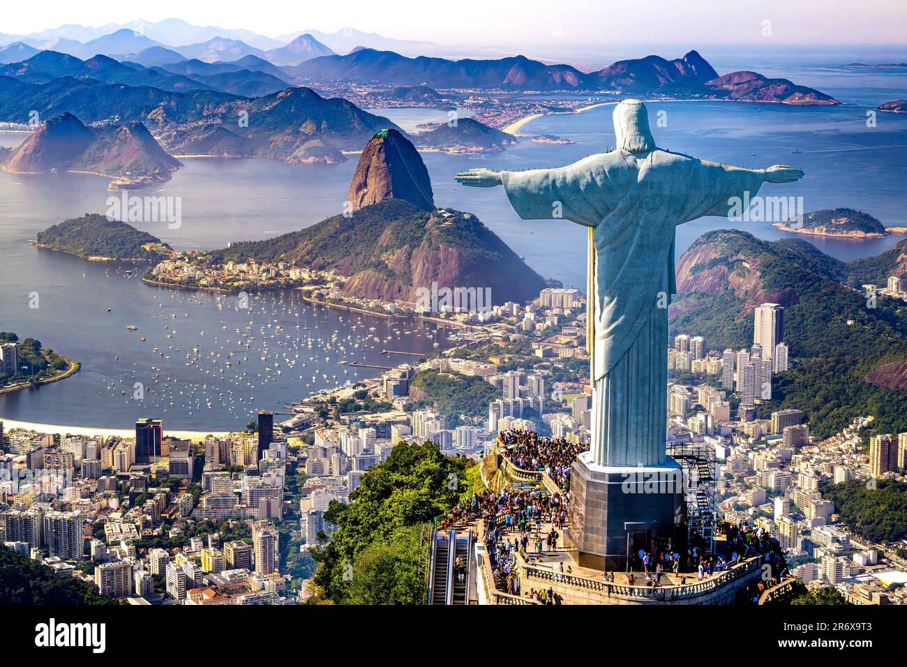 Rio De Janeiro, Brazil. 09th June, 2023. The statue of Christ the ...