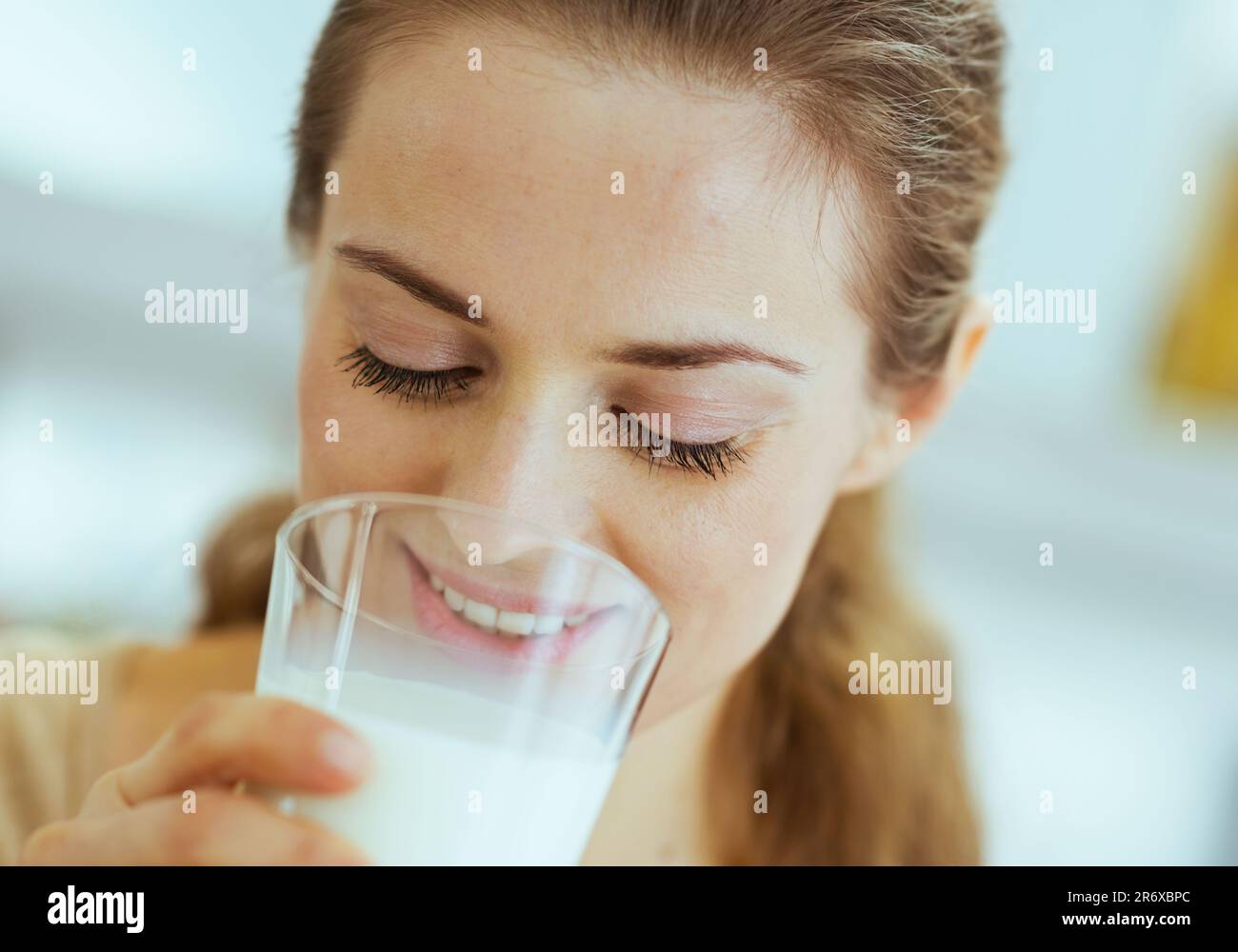 Soy milk woman hi-res stock photography and images - Alamy