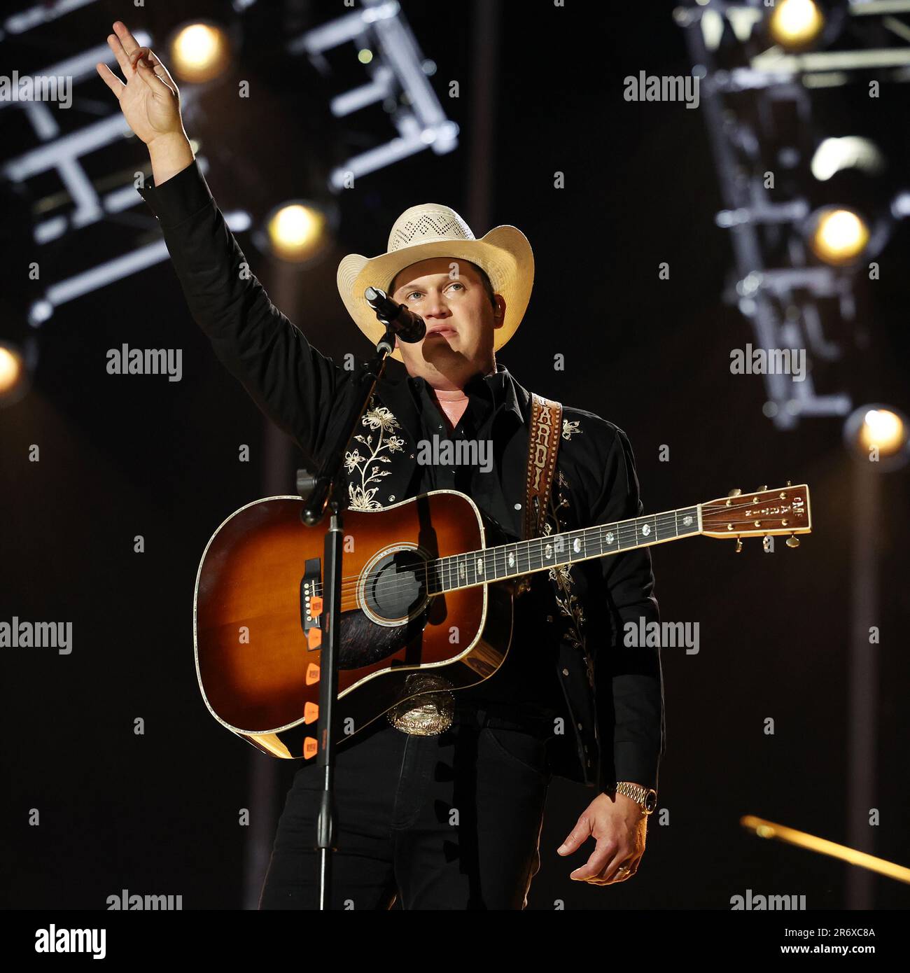 Jon pardi performing hi-res stock photography and images - Alamy