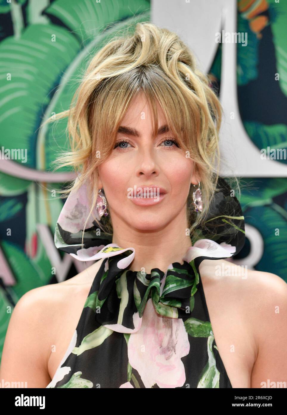 Julianne Hough arrives at the 76th annual Tony Awards on Sunday, June ...