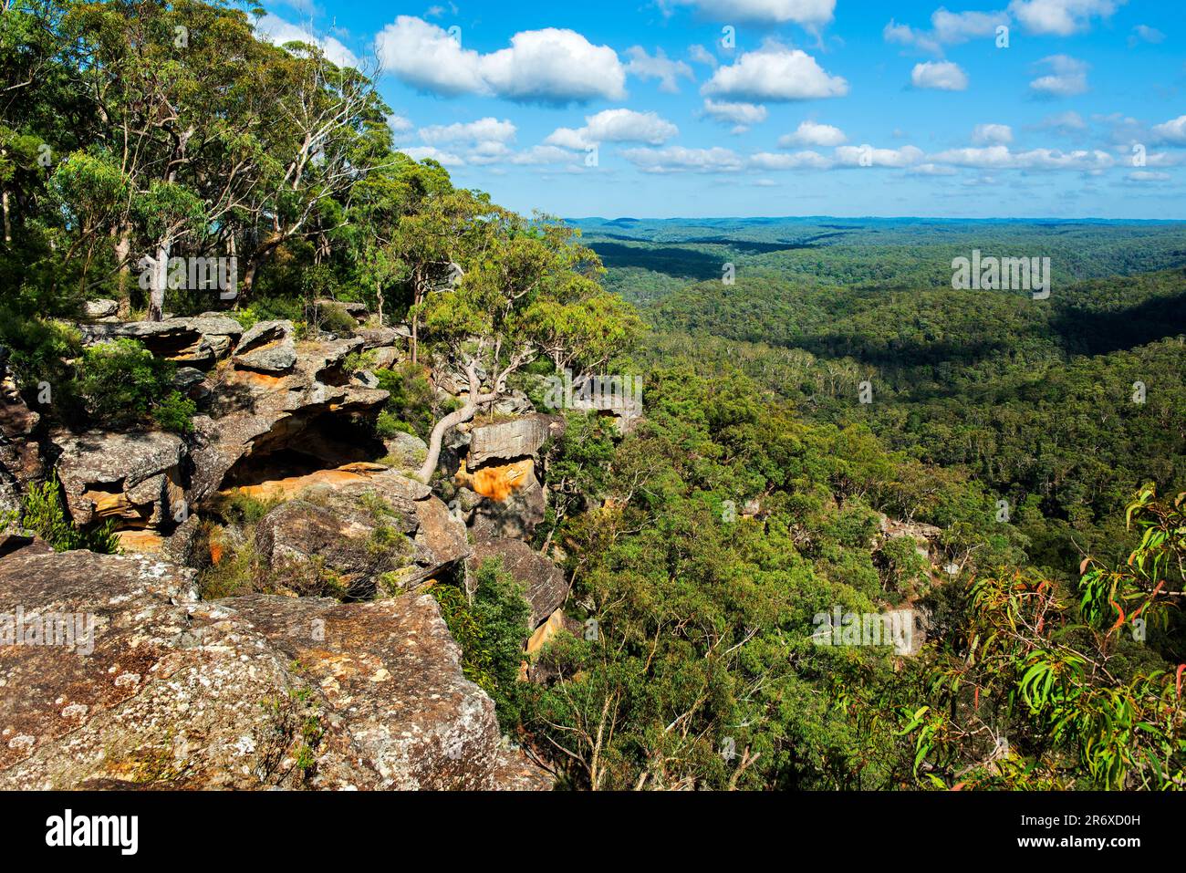 Sublime Point lookout offers sensational views of the Jamison Valley ...