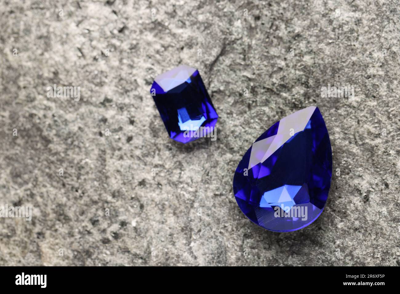 Blue gemstones hi-res stock photography and images - Alamy