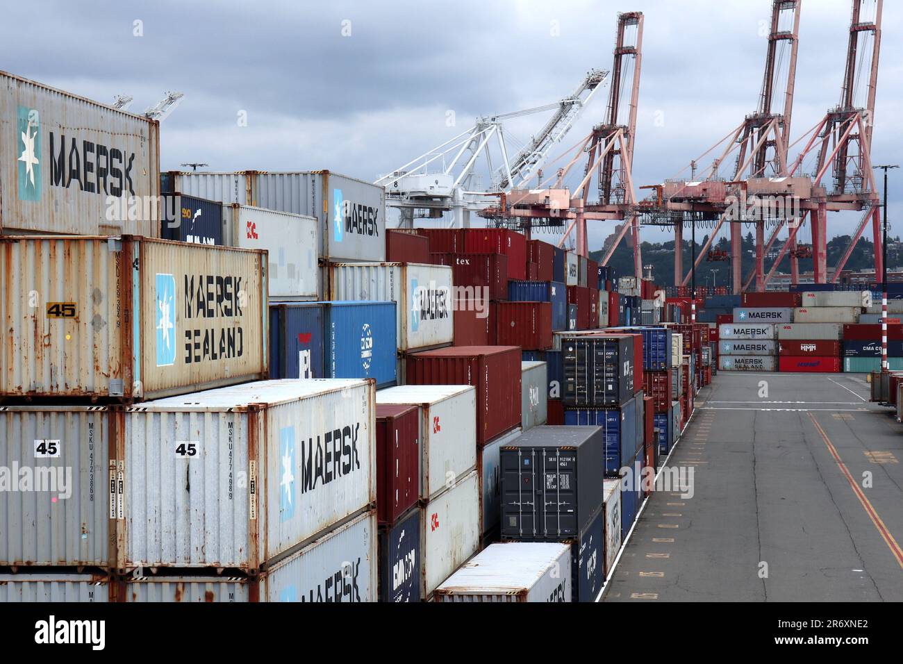 Seattles harbor island hi-res stock photography and images - Alamy