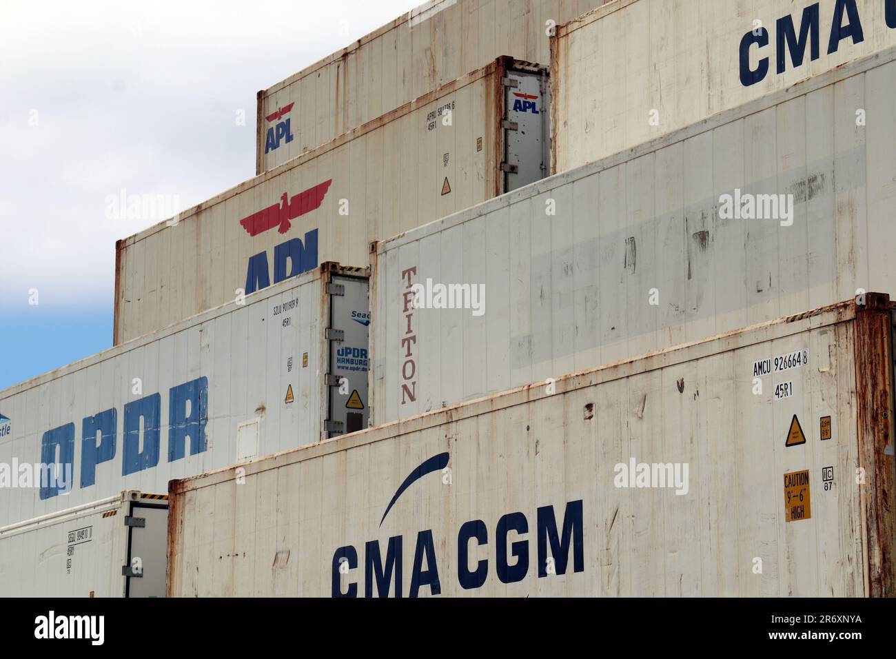 Cargo operations hi-res stock photography and images - Alamy
