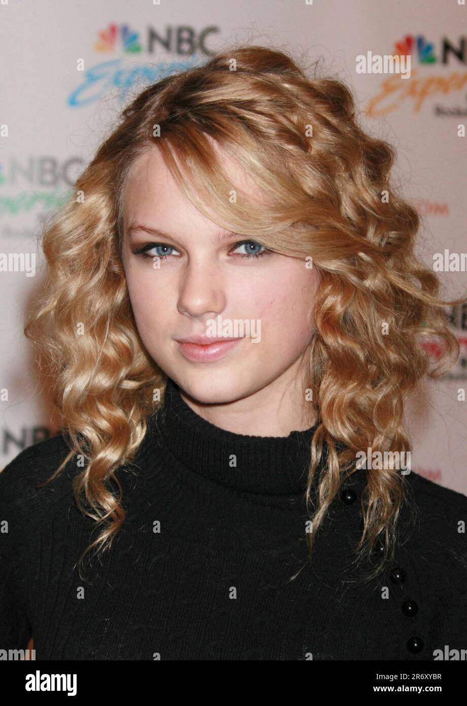Taylor Swift signing her release of "NBC Sounds of The Season: The ...