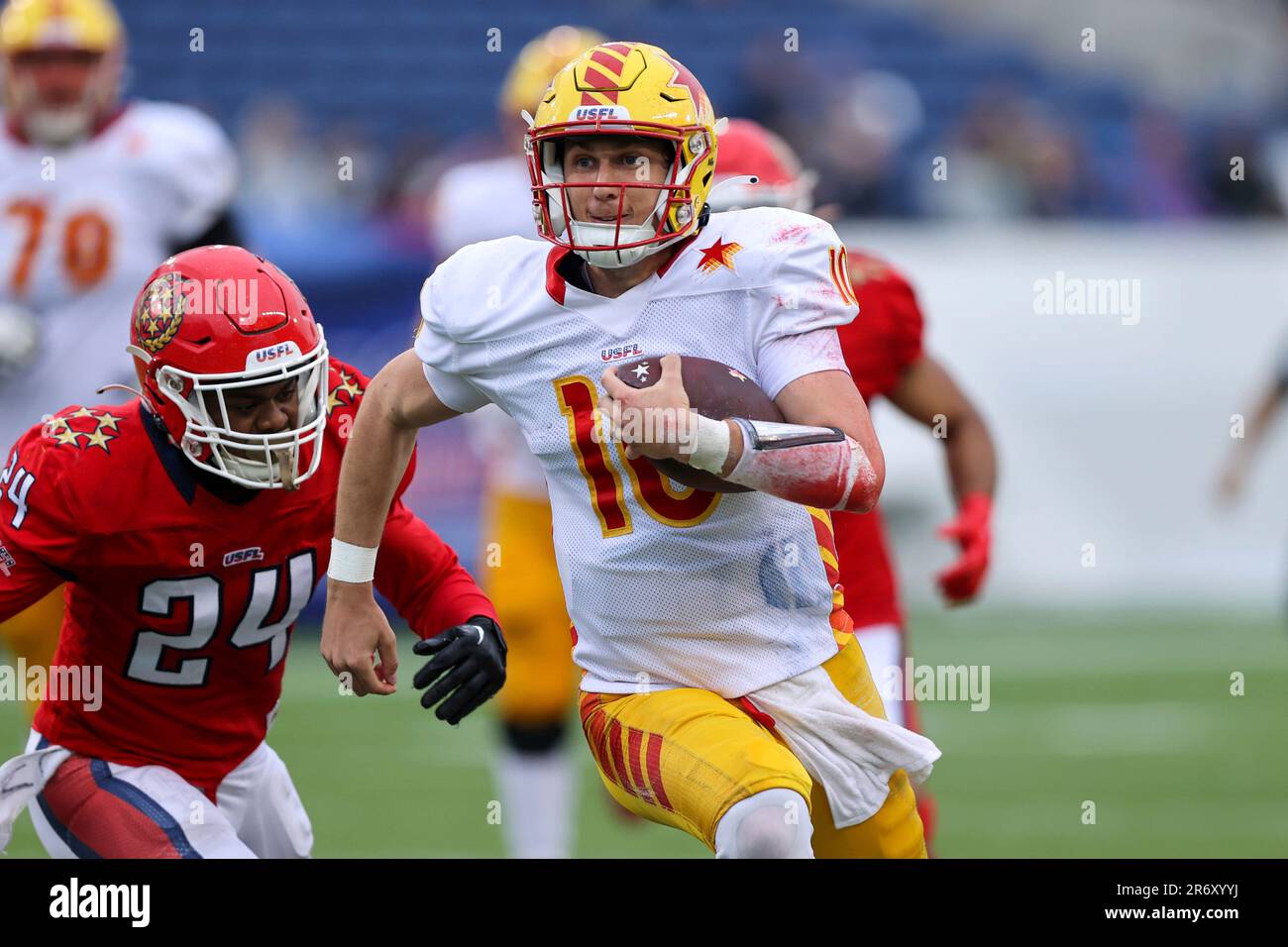 CANTON, OH - JUNE 11: Philadelphia Stars quarterback Case Cookus (10 ...