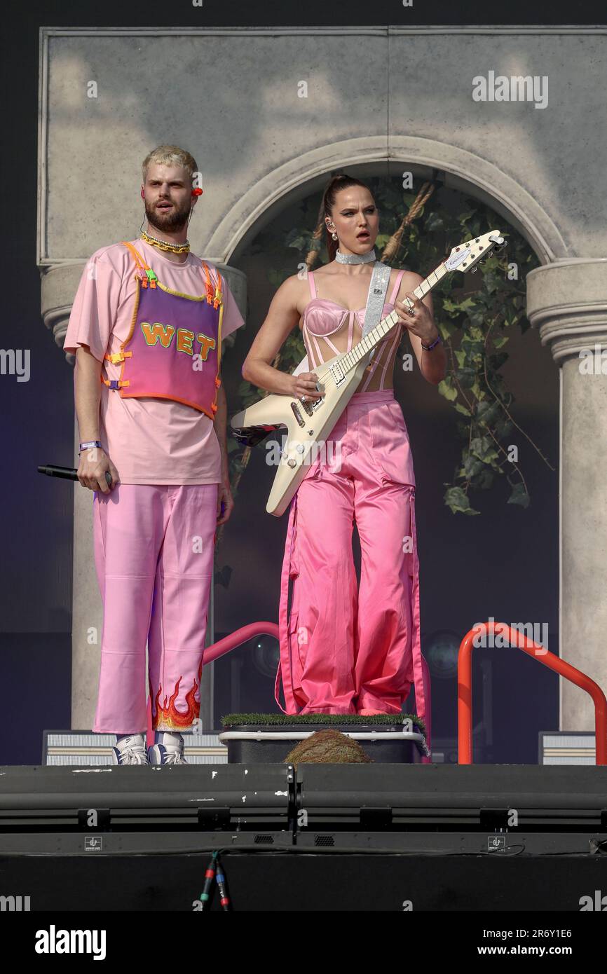Tucker Halpern, left, and Sophie Hawley-Weld of Sofi Tukker perform ...