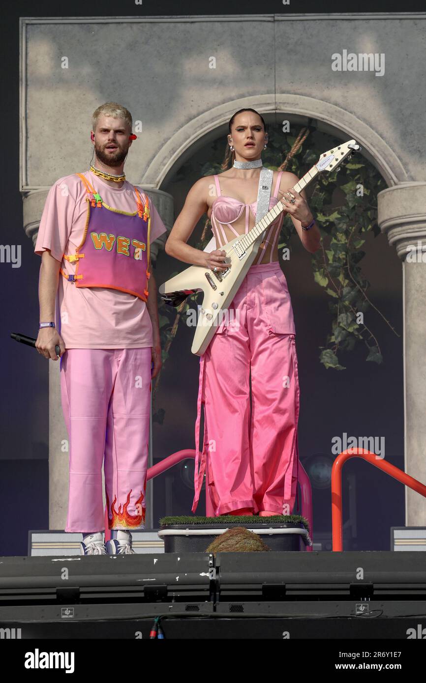 Tucker Halpern, left, and Sophie Hawley-Weld of Sofi Tukker perform ...