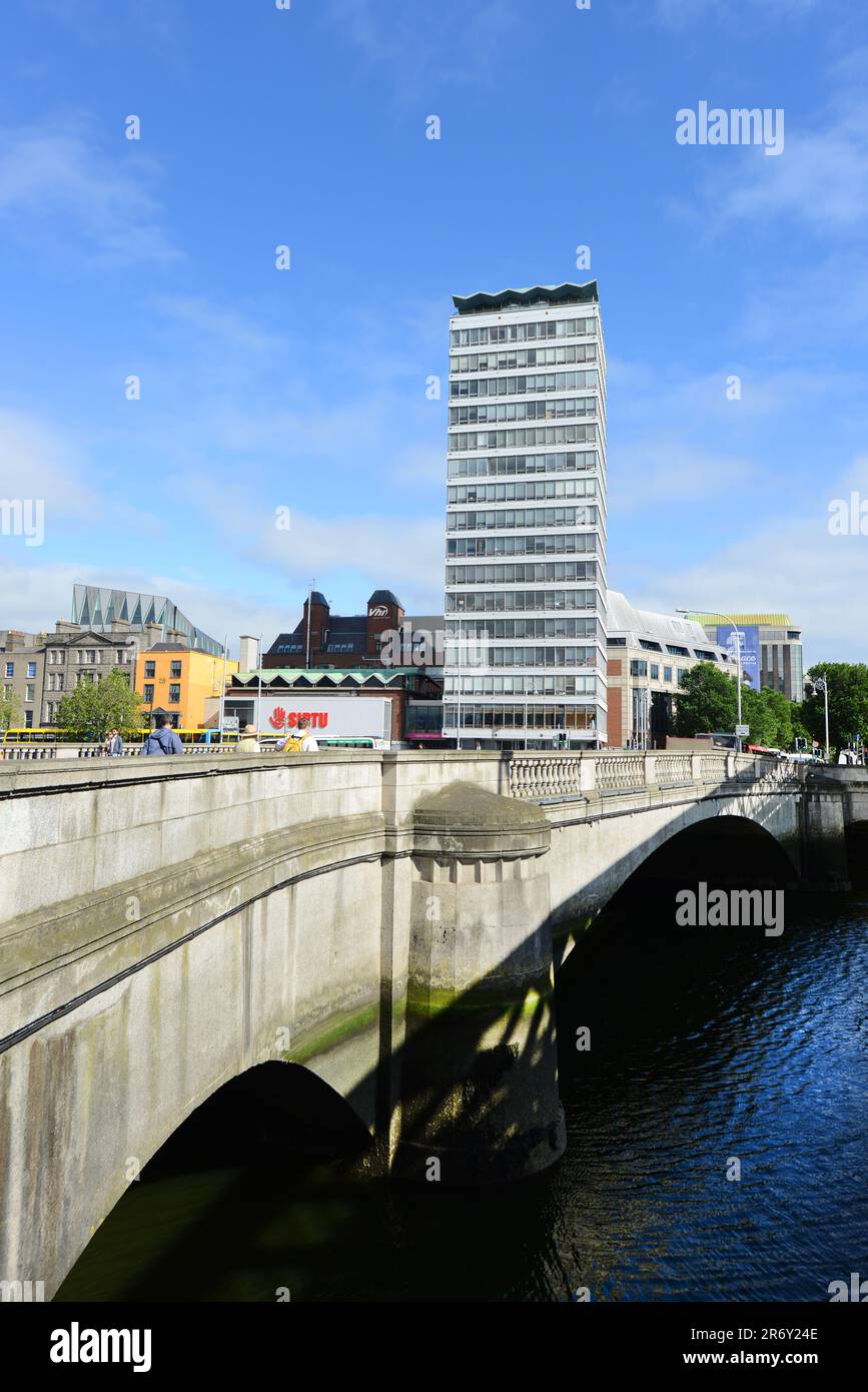 Eden's Quay and the Liberty Hall building in Dublin, Ireland Stock ...