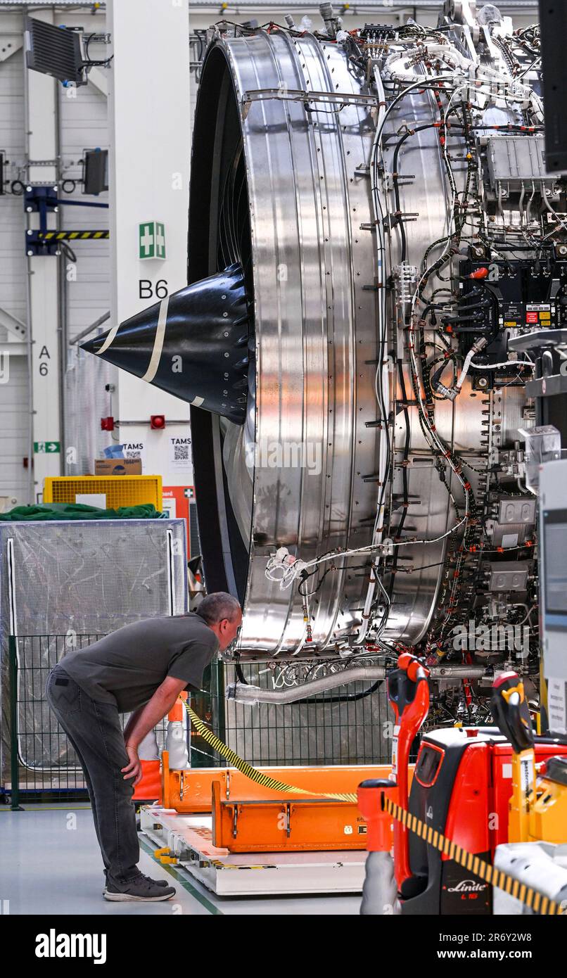 Blankenfelde Mahlow, Germany. 09th June, 2023. An engine for the Airbus ...