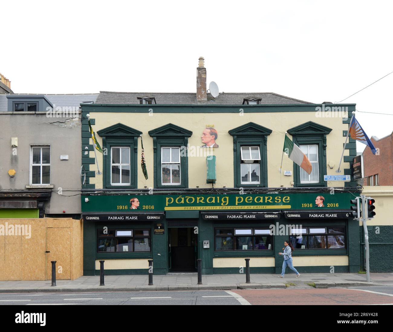 130 pearse street dublin 2 hi-res stock photography and images - Alamy