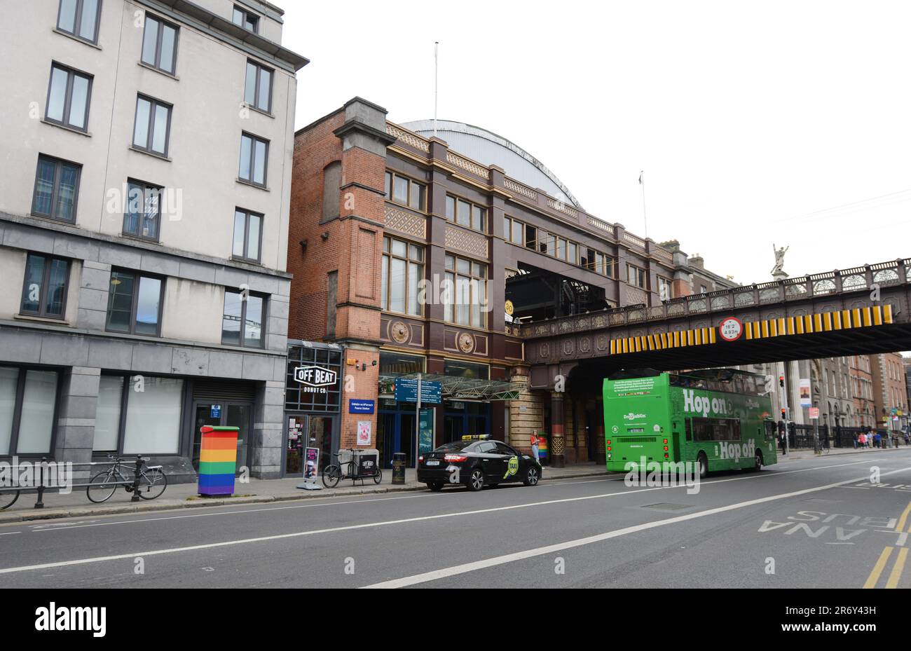 Dublin train station hi-res stock photography and images - Alamy