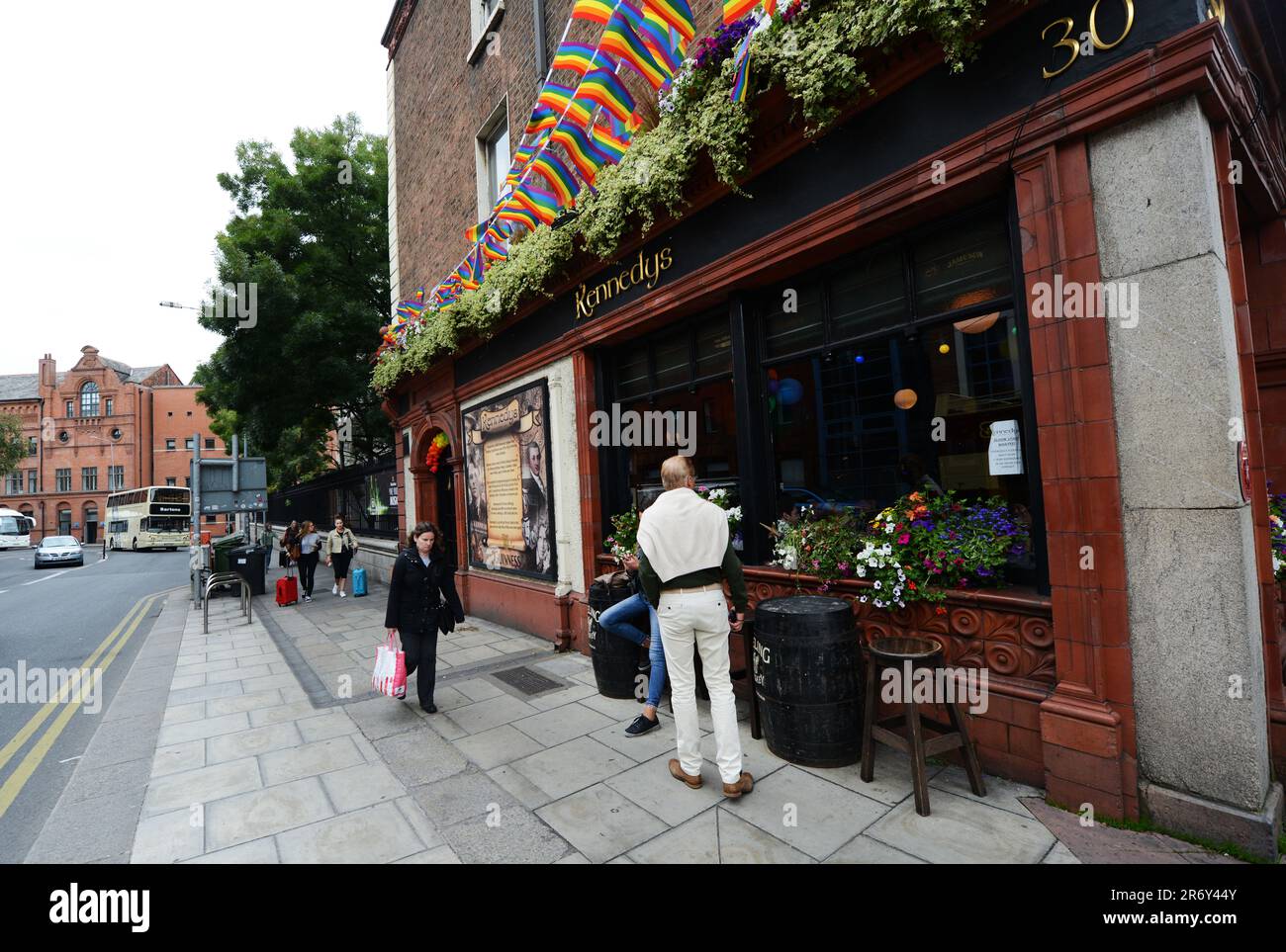 Dublin kennedy's pub hi-res stock photography and images - Alamy