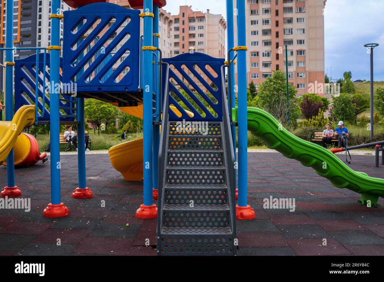 Playground slides kids hi-res stock photography and images - Alamy