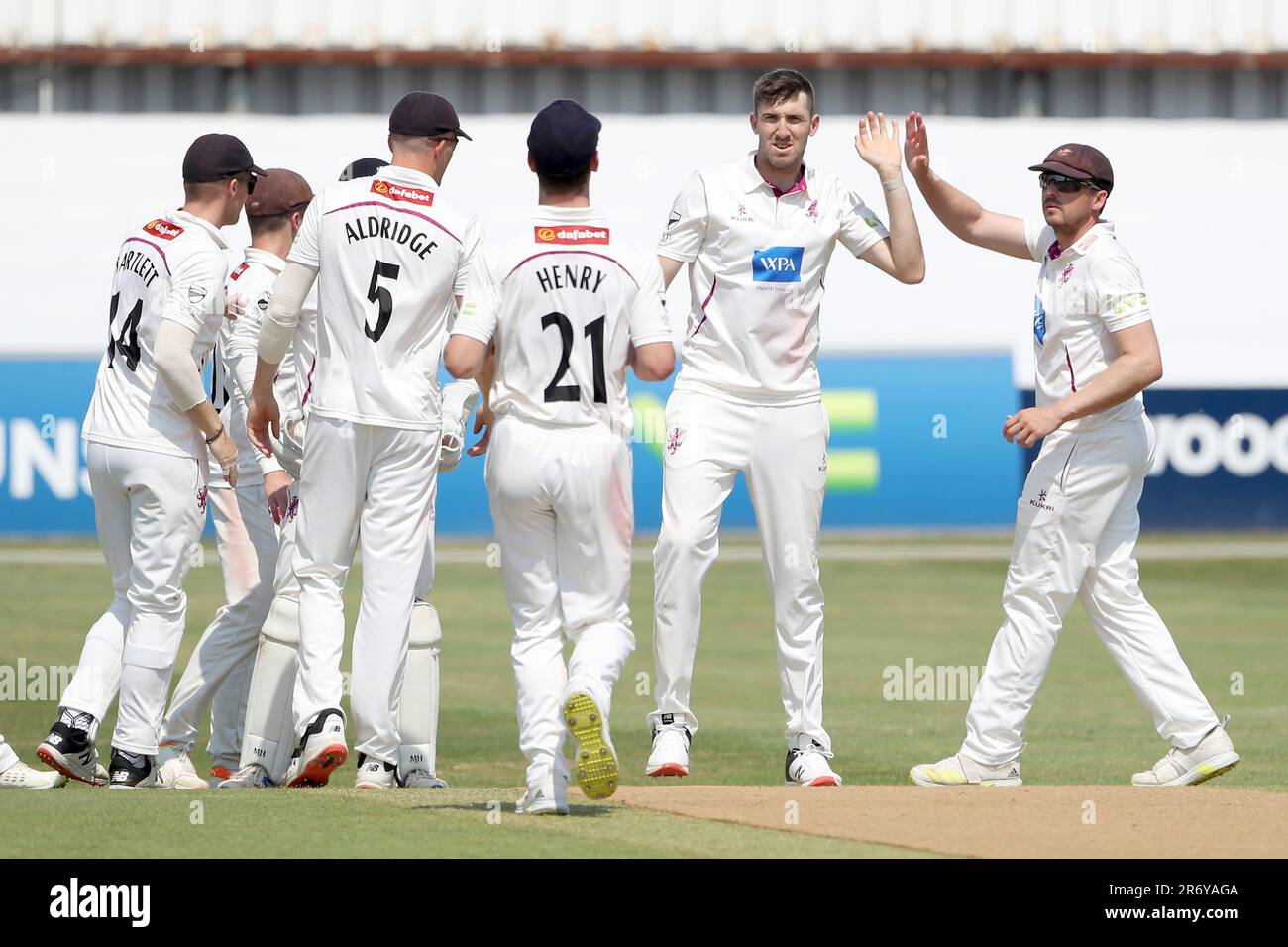 Cricket craig overton somerset hi-res stock photography and images - Alamy