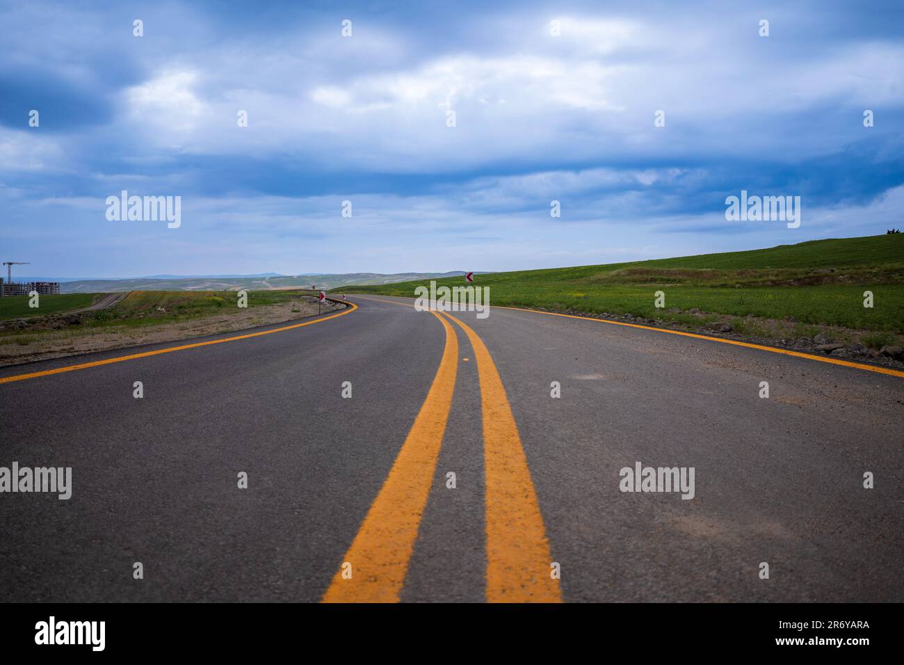Freshly constructed road hi-res stock photography and images - Alamy