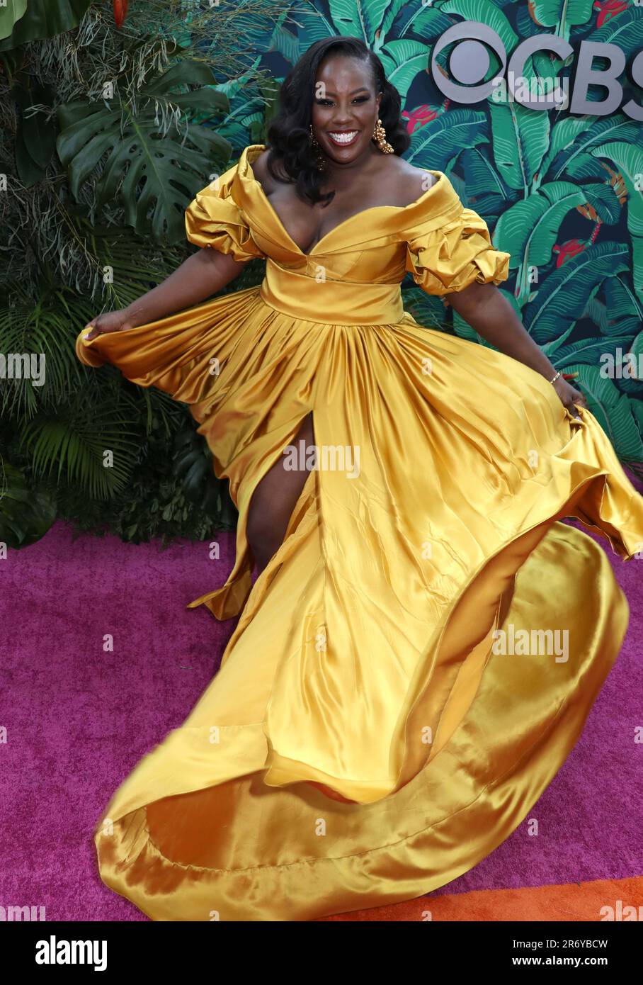 Crystal lucas perry hi-res stock photography and images - Alamy