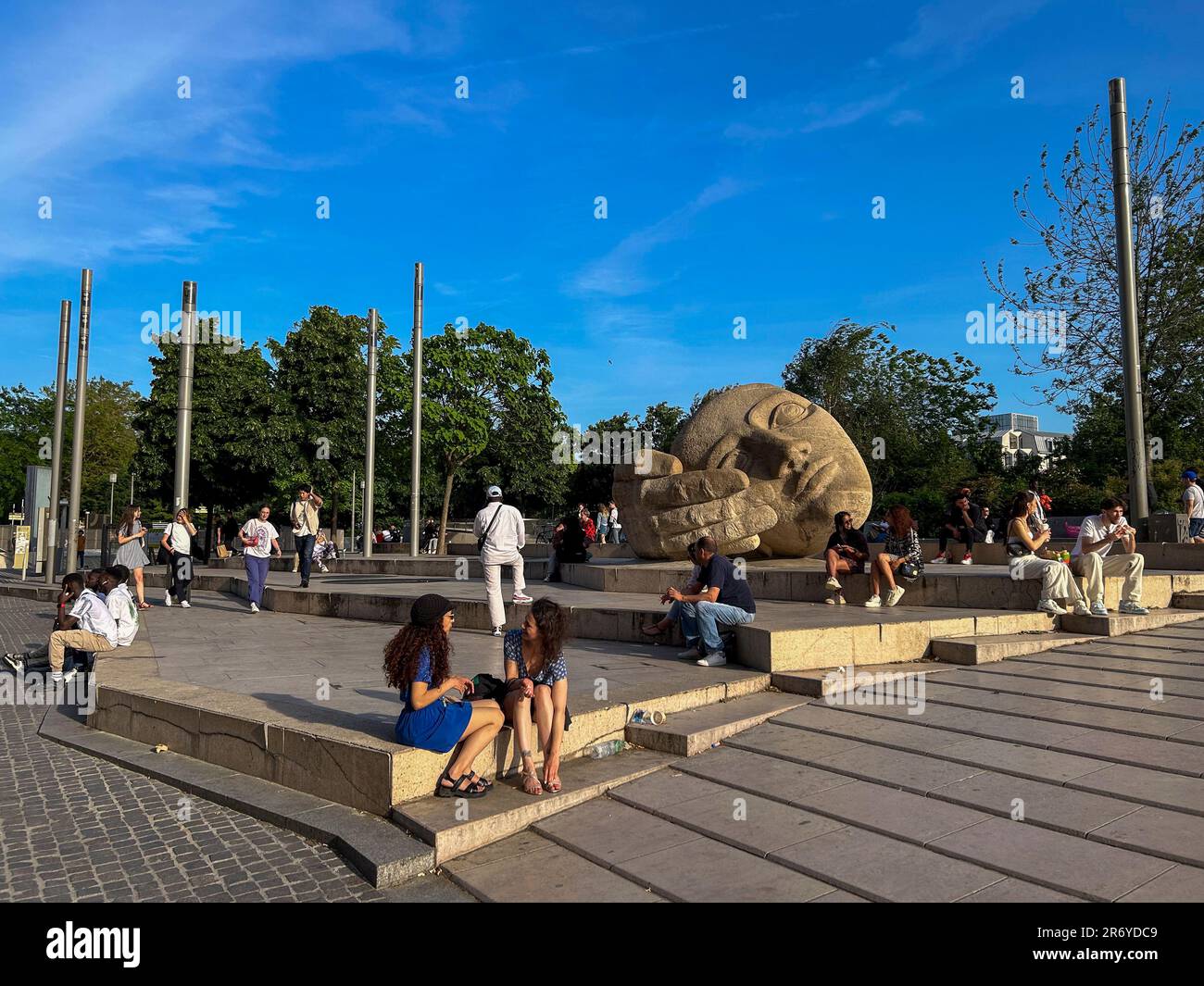 Paris urban scenics hi-res stock photography and images - Alamy