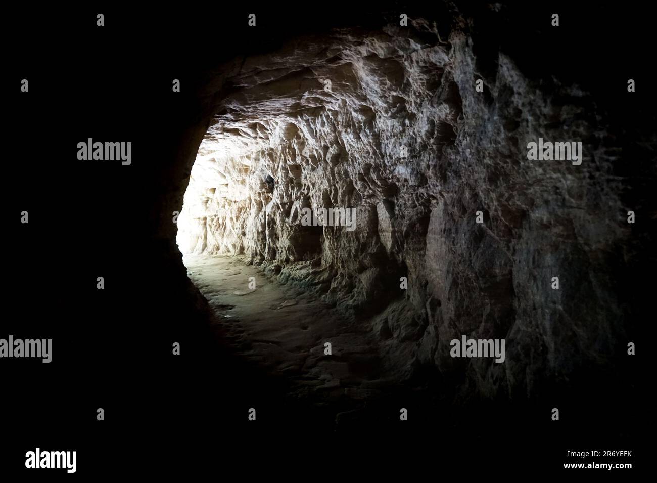 Cave entry hi-res stock photography and images - Alamy