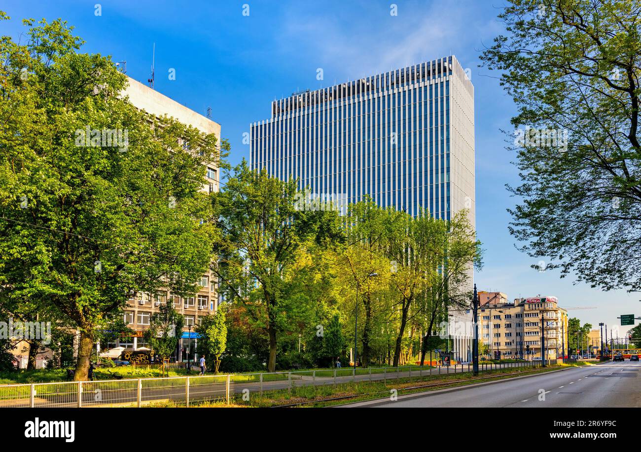 Biurowiec hi-res stock photography and images - Alamy