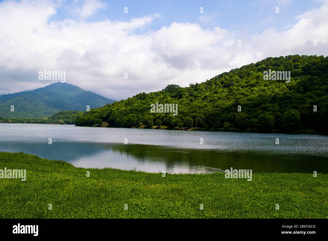 Kvareli lake hi-res stock photography and images - Alamy