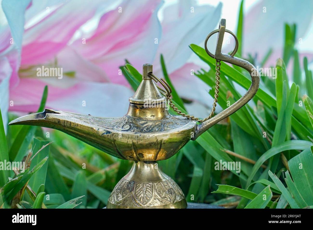 Genie in a lamp hi-res stock photography and images - Alamy