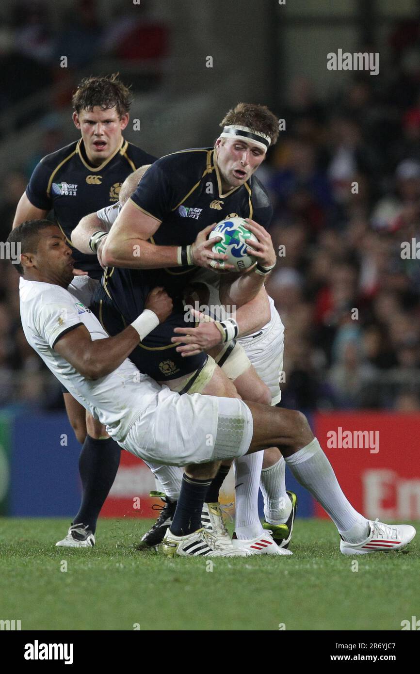 Rugby players tackling hi-res stock photography and images - Alamy