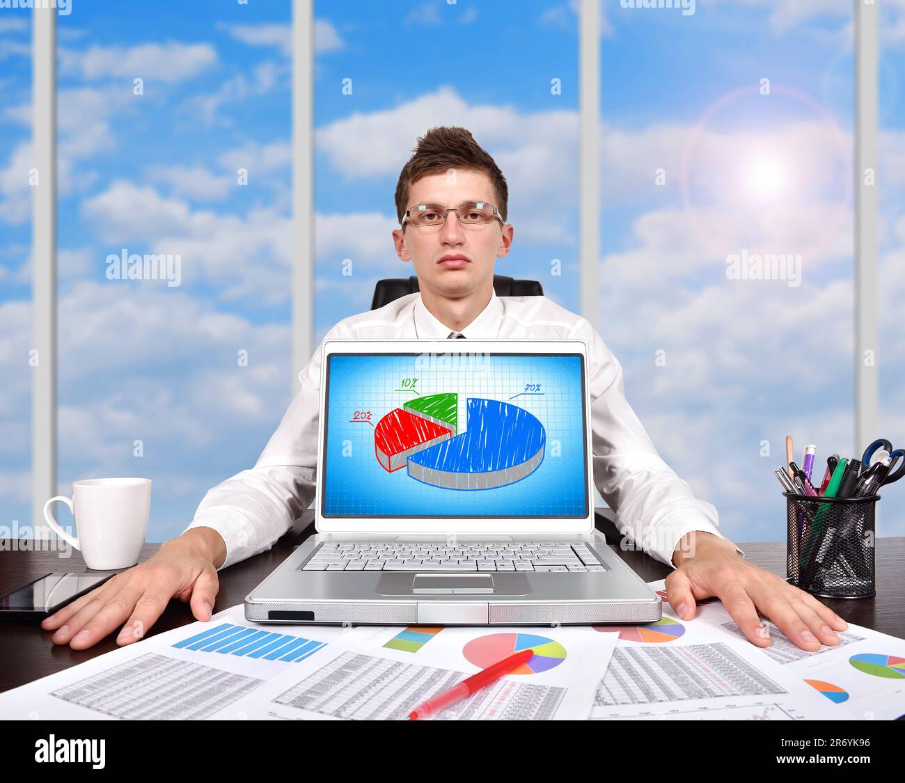 Business flow chart computer screen hi-res stock photography and images ...