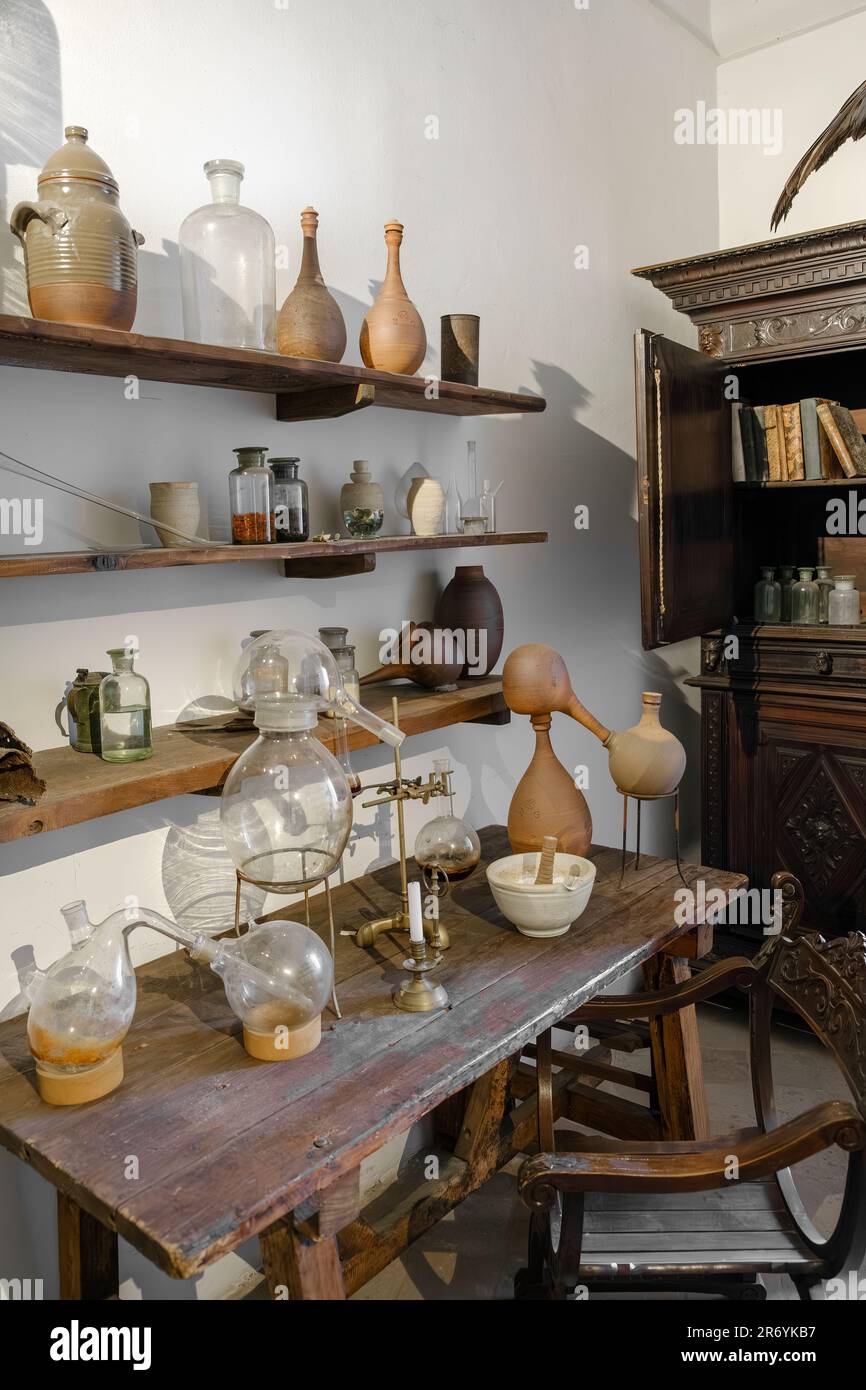 Chemical laboratory history hi-res stock photography and images - Alamy