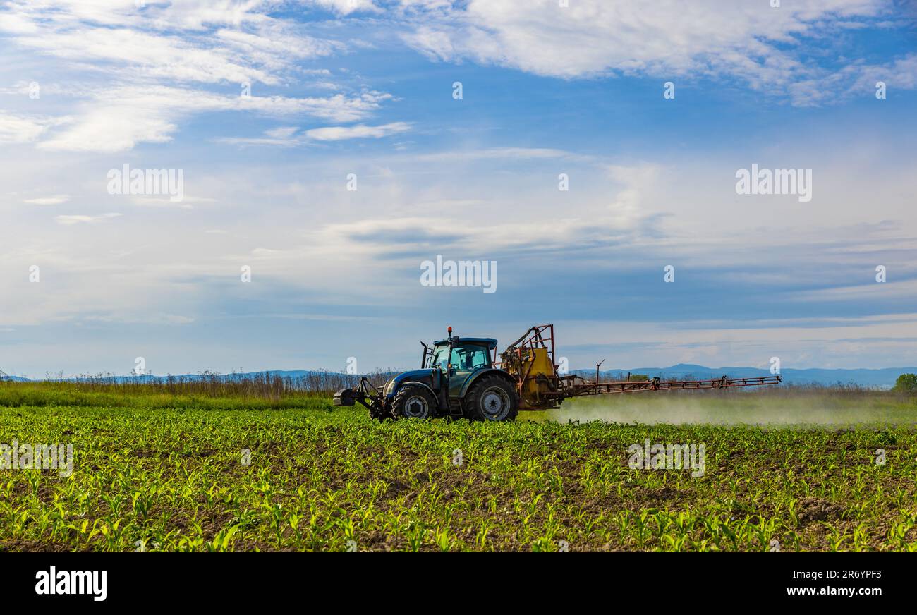 Farmer spraying herbicides in hi-res stock photography and images - Alamy