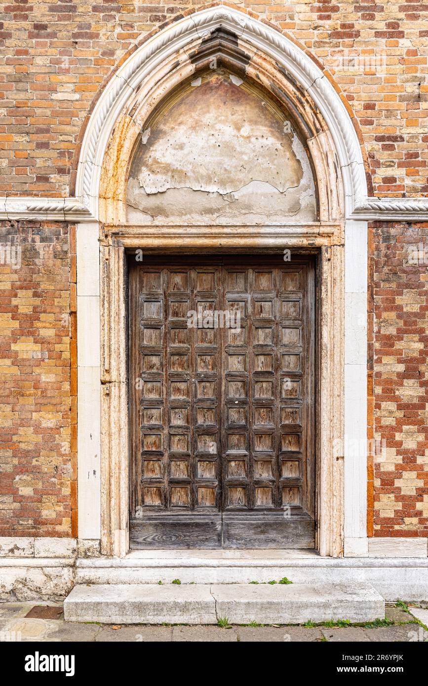 Old medieval door hi-res stock photography and images - Alamy