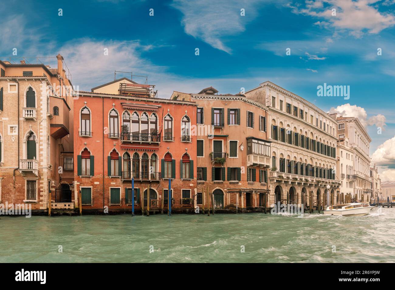 Facades of old Venice houses. Cozy cityscape of Venice Stock Photo - Alamy
