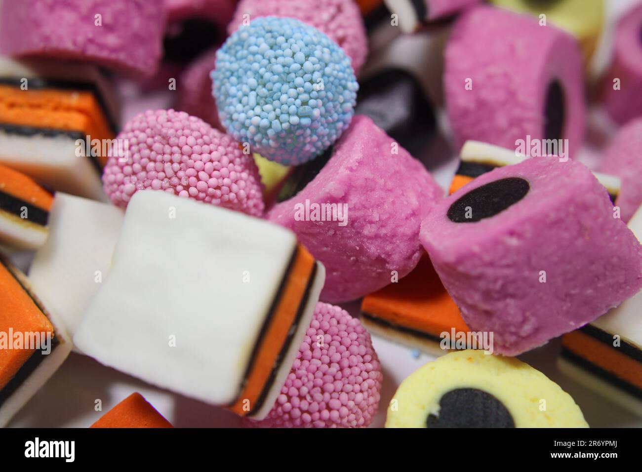 English candy hi-res stock photography and images - Alamy
