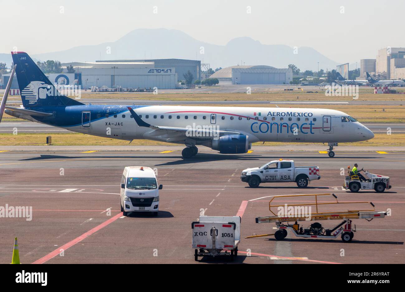 AeroMexico Connect Embraer E190LR plane, Terminal 1, Benito Juarez ...